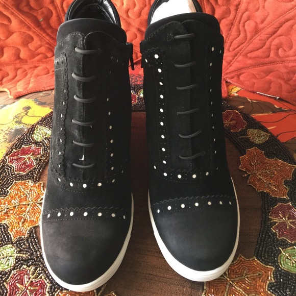 luxury rebel | Shoes | Luxury Rebel Cassis Preloved Authentic Black ...